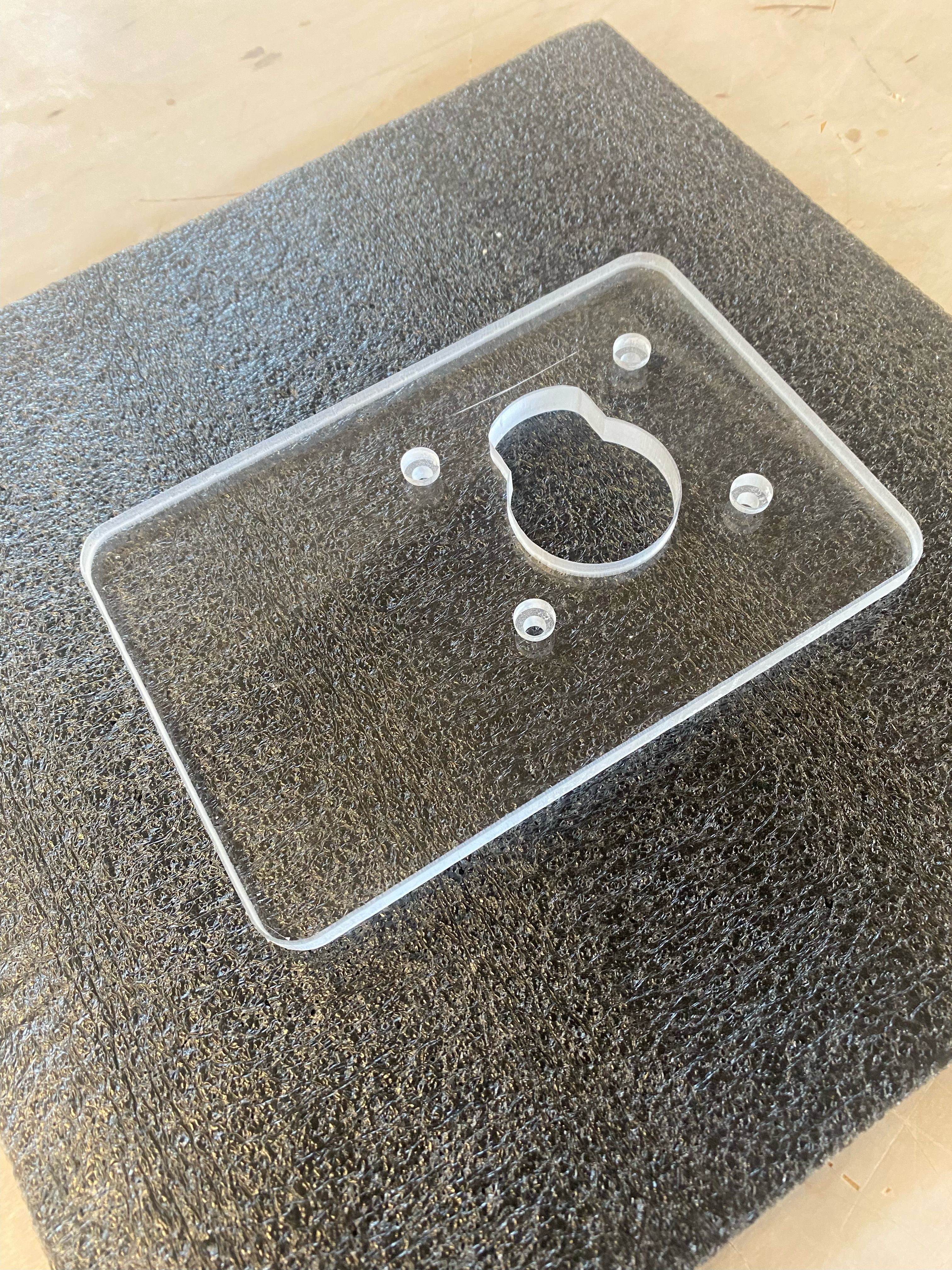 Makita Trimmer rt0701c base plate Created by DDFF — Used 3/8'' plexiglass.